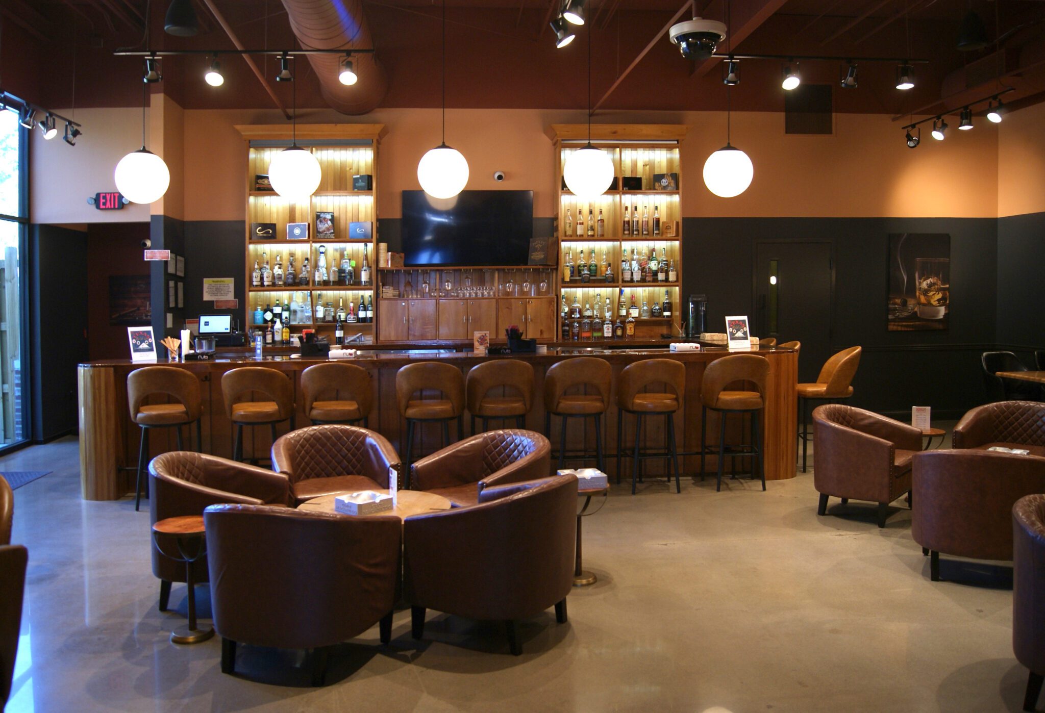 The Lounge - Poppa P's Smoke Shoppe & Lounge